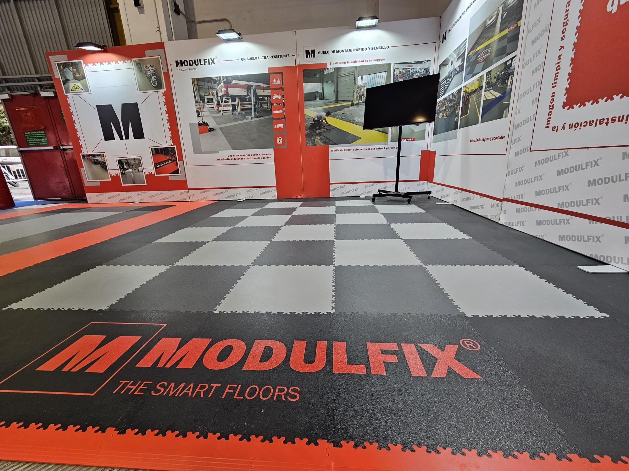Suelos Modulares Modulfix para Taller de Motocicletas - Supreme Floors