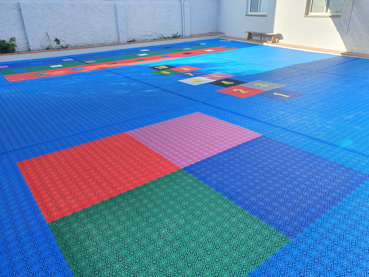 El suelo ideal para espacios infantiles al aire libre, así es Bergo ...